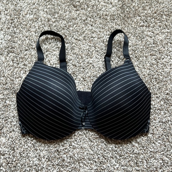 Ashley Graham | Intimates & Sleepwear | Ashley Graham 32h Bra | Poshmark